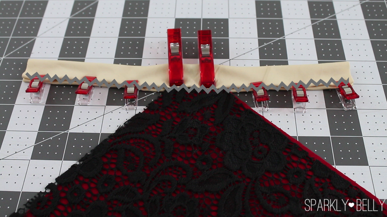 Zigzag stitch drape armband - SPARKLY BELLY